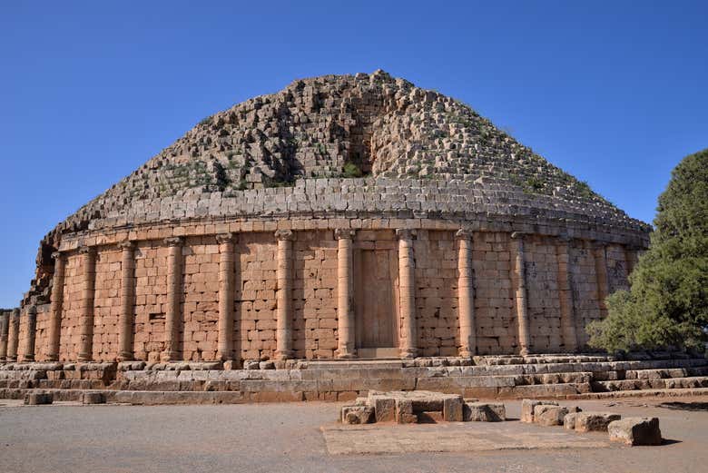 Cherchell + Tipasa Day Trip from Algiers - Book at Civitatis.com