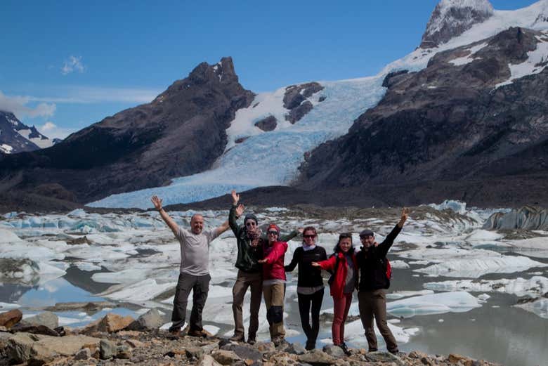 Trekking por el lago Frías desde El Calafate + Paseo en lancha por los ...