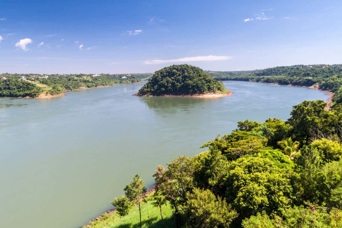 Paseo en barco por los ríos Paraná e Iguazú desde Puerto Iguazú