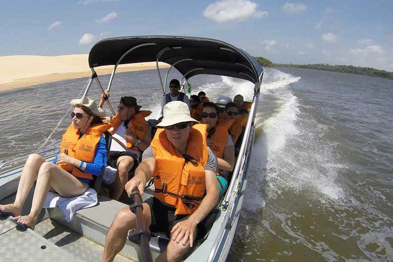 Tour en lancha rápida por el río Preguiças desde Barreirinhas