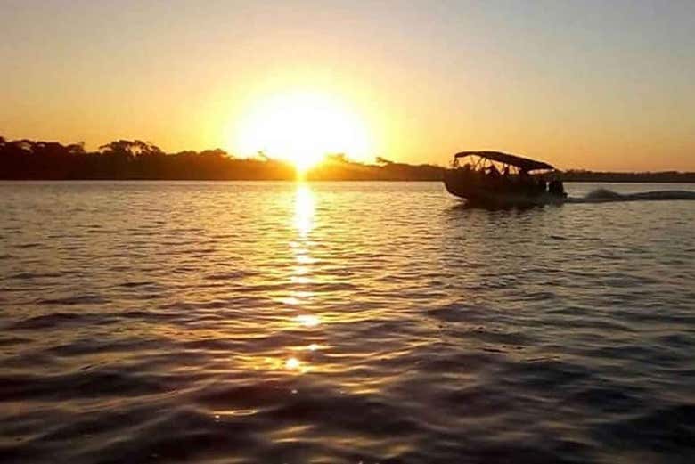 Tour de lancha pelo rio Preguiças saindo de Barreirinhas