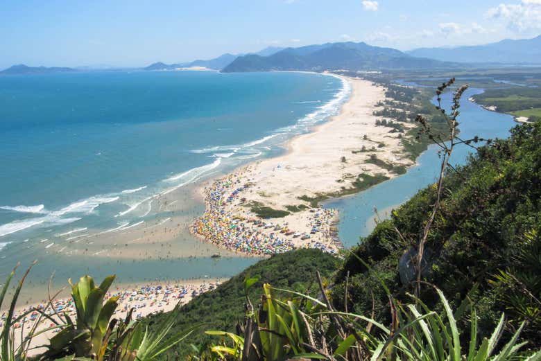 Excursão à Guarda do Embaú saindo de Florianópolis