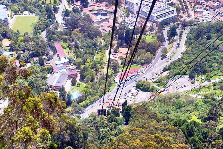Visita guiada por Bogotá + Teleférico a Montserrate