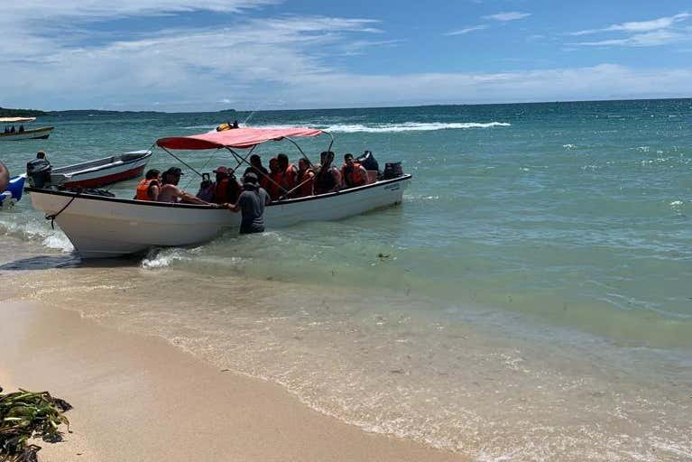 Playa Tranquila Barú Day Trip from Cartagena de Indias