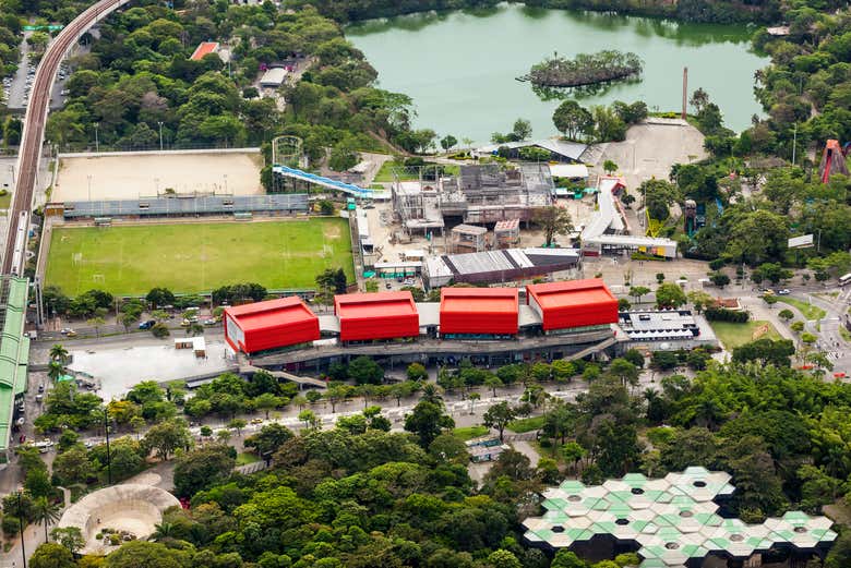 Tour por los parques Explora y Pies Descalzos de Medellín