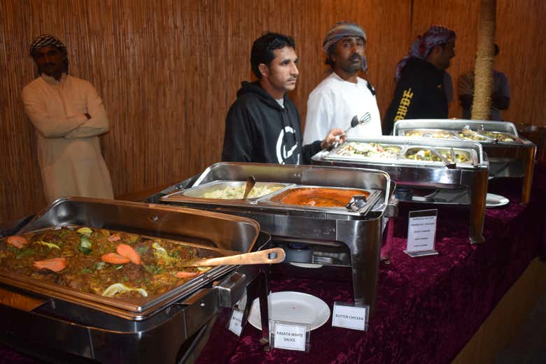 Desert Safari + Dinner + Show in Ras al Khaimah, Ras al-Khaimah