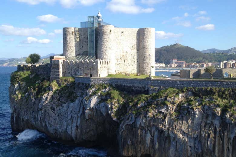 Visita guiada por Castro Urdiales - Reserva en Civitatis.com