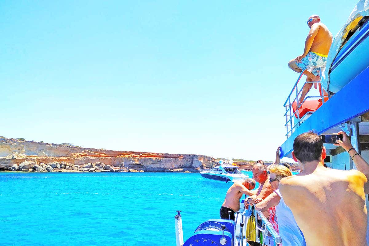 Formentera Beach Cove Cruise from La Savina - Civitatis.com
