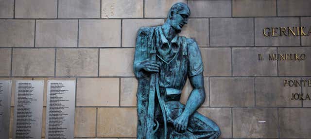 Free tour por Guernica - Reserva online en Civitatis.com