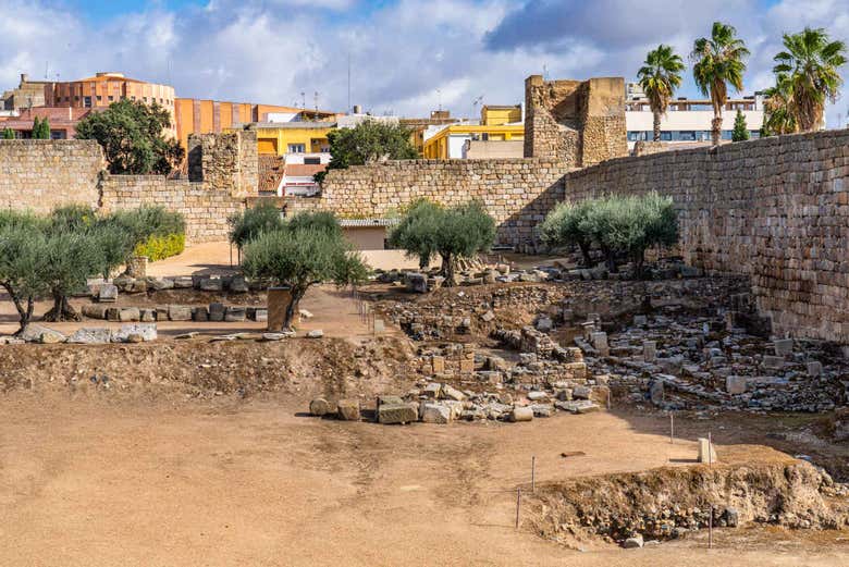 Tour de Mérida al completo con entradas - Civitatis.com