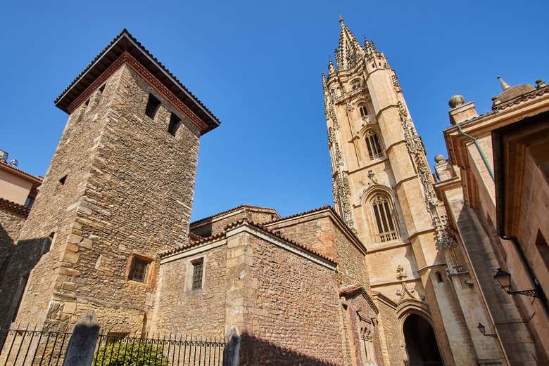 Visita guiada por la Catedral de Oviedo + Tour de La Regenta