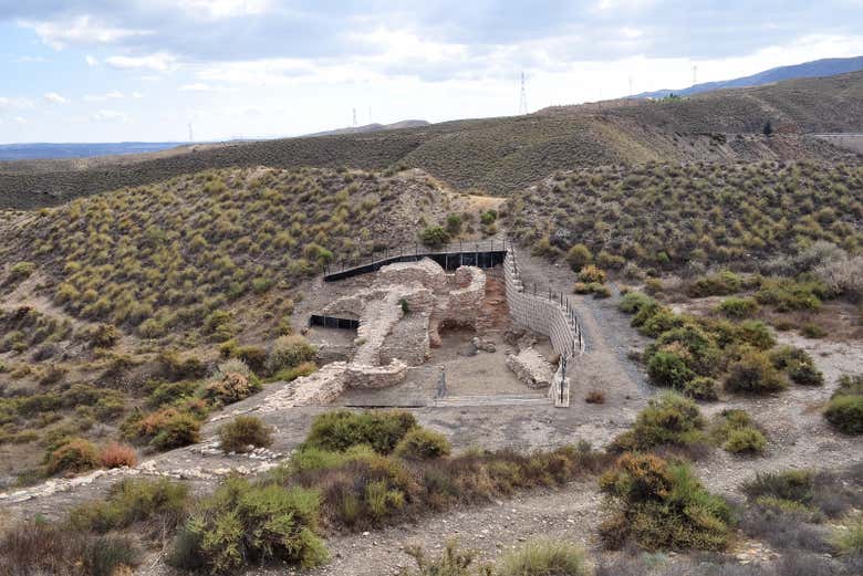 Visita guiada por el yacimiento arqueológico de Los Millares, Santa Fe ...