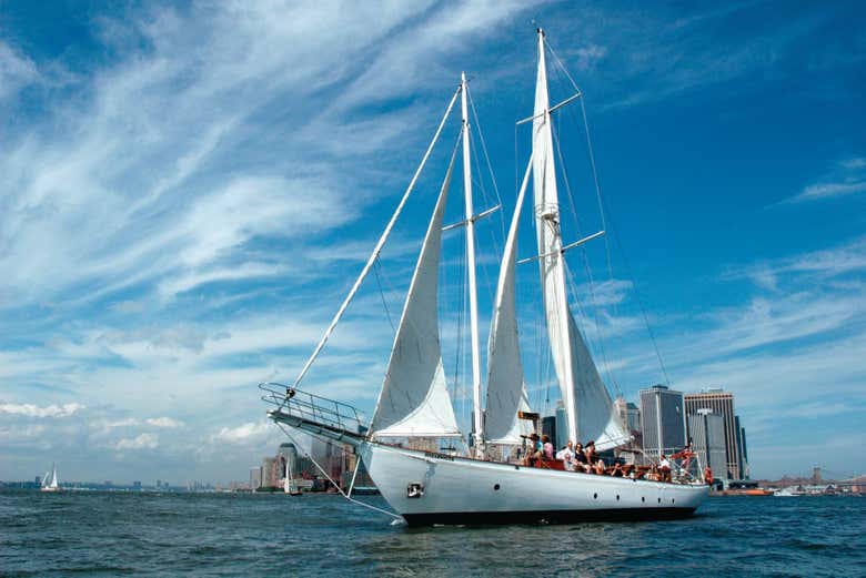 Paseo en velero por Nueva York - Reserva online en Civitatis.com