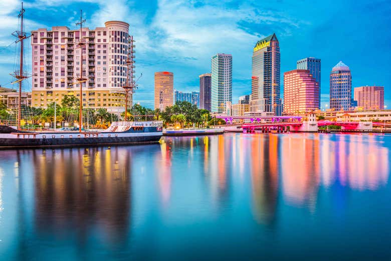 Tampa Bay Speedboat Experience - Book Online at Civitatis.com