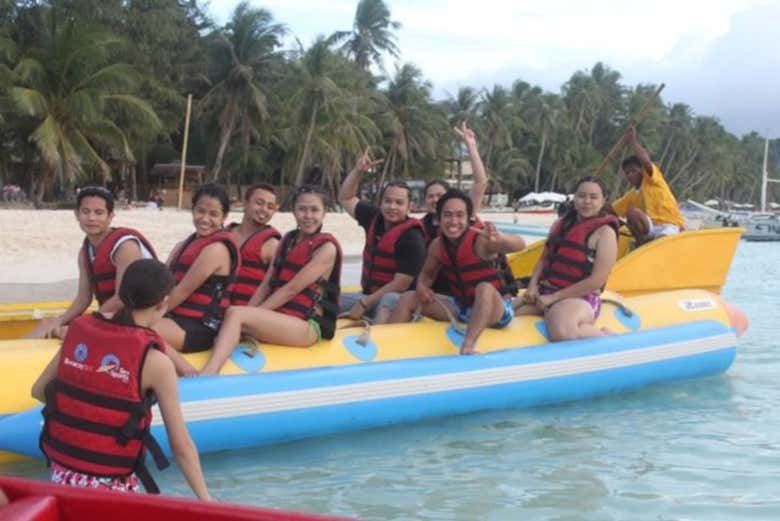 Paseo en banana boat por Boracay - Reserva online en Civitatis.com