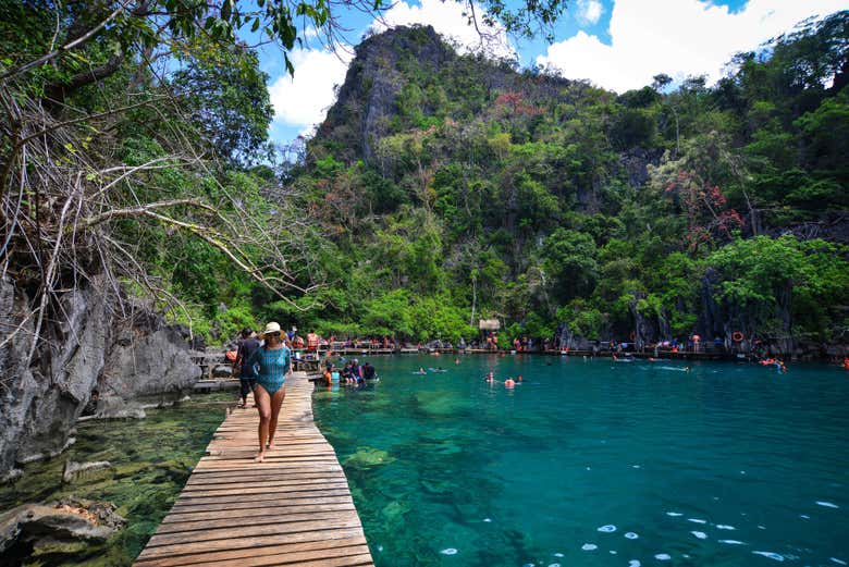 Barracuda Lake & Skeleton Wreck Tour from Coron - Civitatis.com