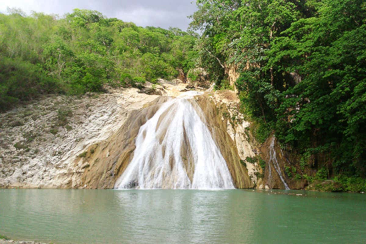 Excursión al lago de Péligre y Bassin Zim desde Puerto Príncipe