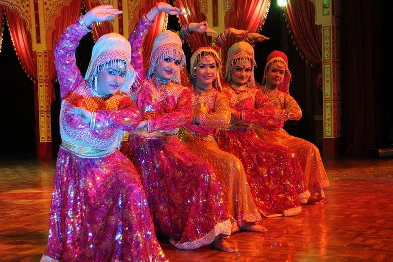 Mohabbat The Taj Show in Agra - Book Online at Civitatis.com