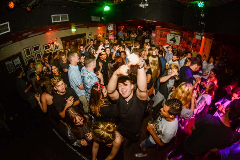 Dublin Temple Bar Pub Crawl - Book Online at Civitatis.com