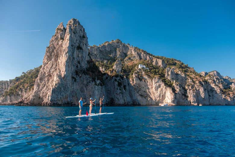 Paddle surf en Capri - Reserva online en Civitatis.com
