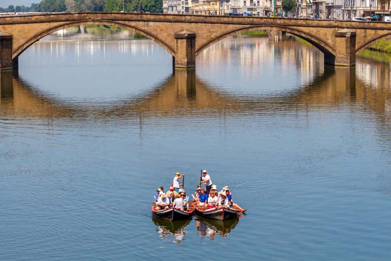Florence: Arno River Boat Tour - Book Online at Civitatis.com