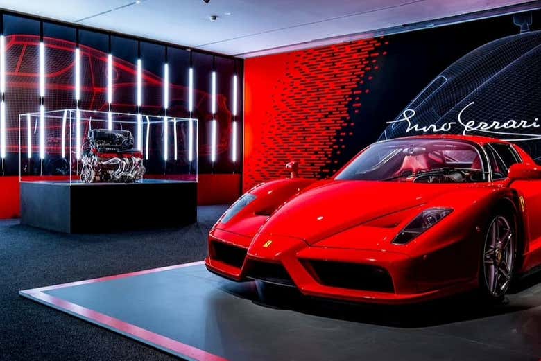 Autobus per i musei della Ferrari dell'Emilia-Romagna, Modena