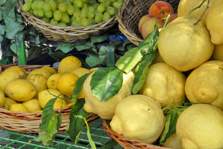 Escursione ad Amalfi e Positano in barca da Napoli - Civitatis.com