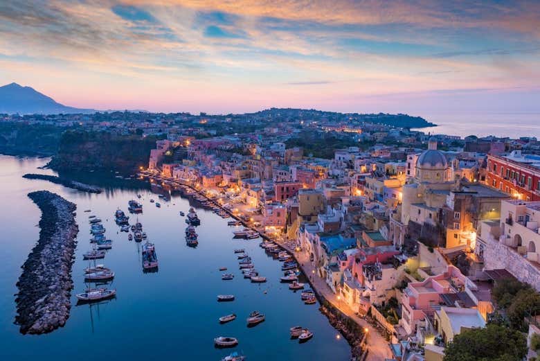 Boat Trip to Capri from Torre del Greco - Book at Civitatis.com