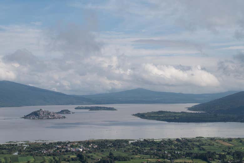 Excursión a las islas Yunuén y Pacanda + Ihuatzio desde Morelia