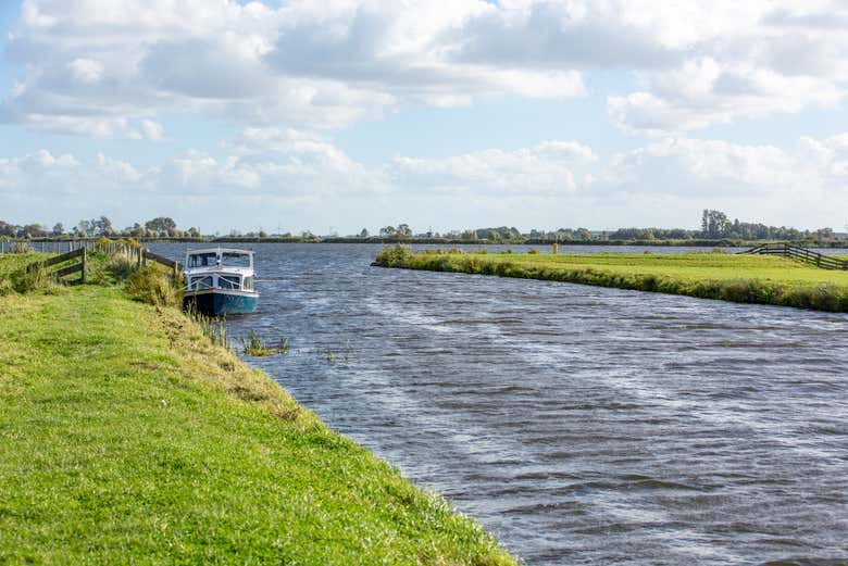 Kaag Lakes Cruise from Warmond - Book Online at Civitatis.com