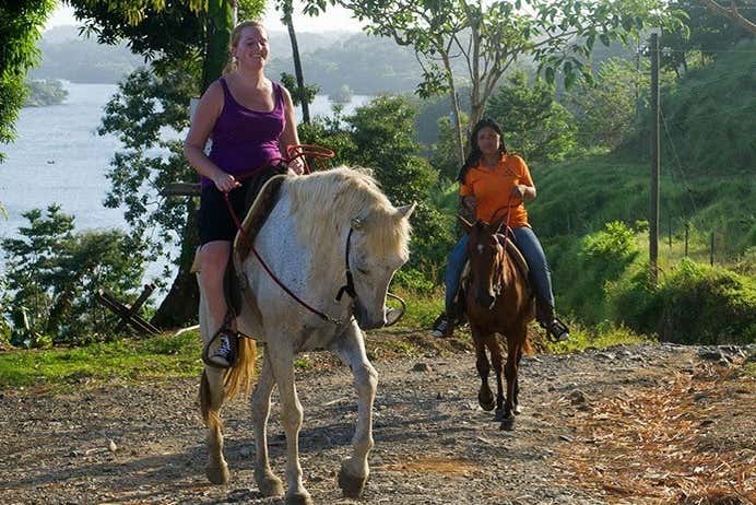 Tour en kayak por el lago Gatún + Paseo a caballo desde Ciudad de Panamá