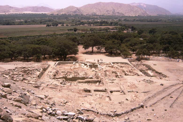 Excursión al cerro Sechín desde Casma - Reserva en Civitatis.com