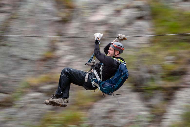 Comida en el Skylodge + Vía ferrata y tirolina desde Cusco