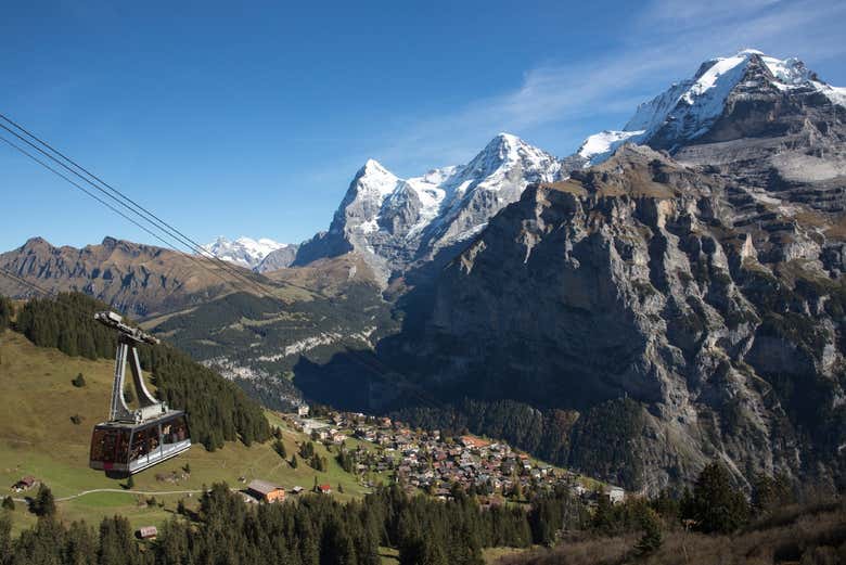 Teleférico de Schilthorn, Bond World, Piz Gloria y Thrill Walk Birg ...