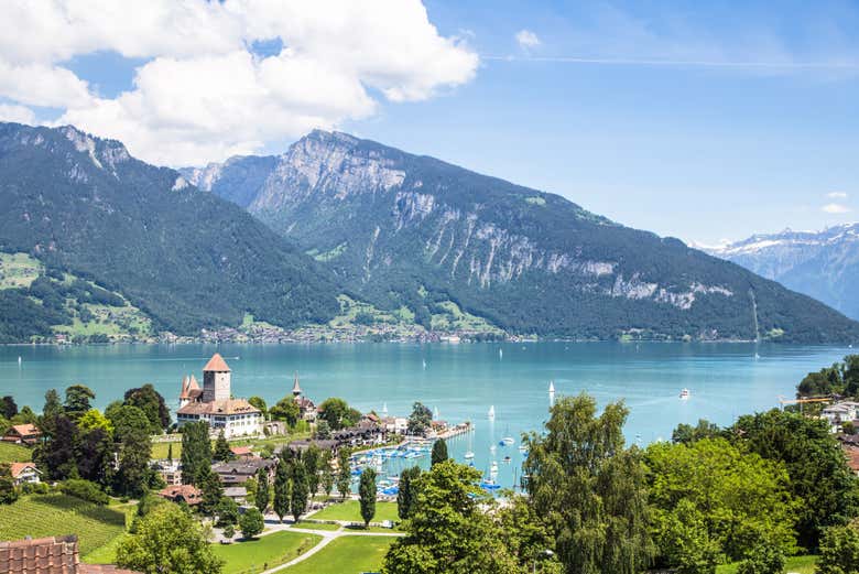 Paseo en barco por los lagos Thun y Brienz en Interlaken